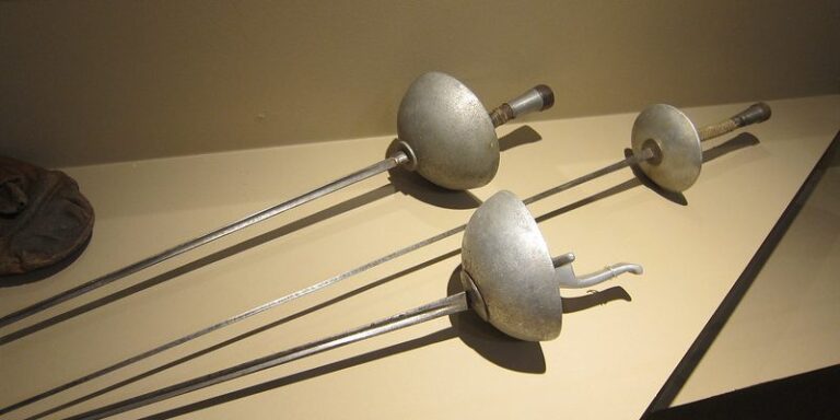 Fencing Techniques 101: The Lunge, Parry, And Riposte