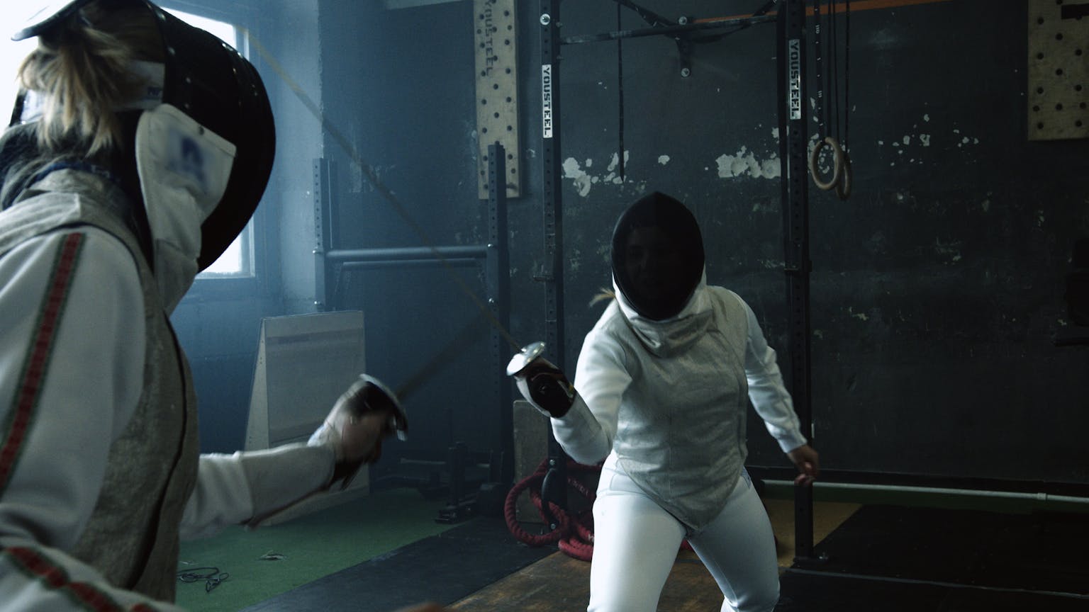 Fencing Techniques 101: The Lunge, Parry, And Riposte